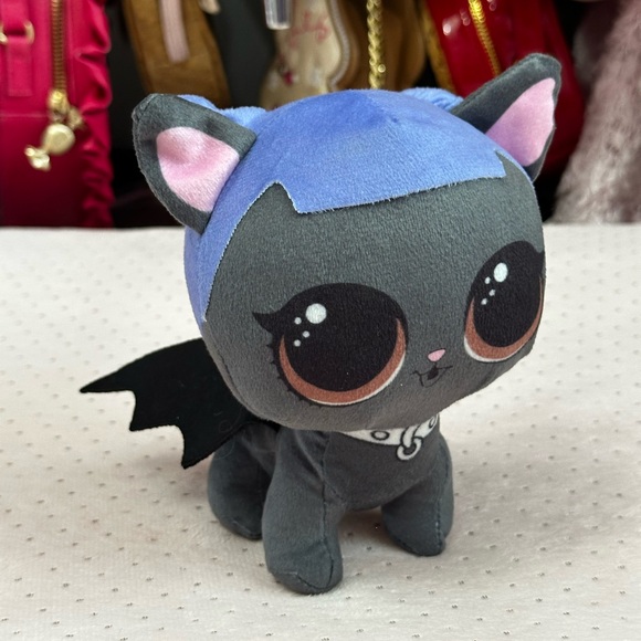 L.O.L. Surprise! | Toys | 3 For 5 Lol Surprise Pets Bat Cat Kitty ...